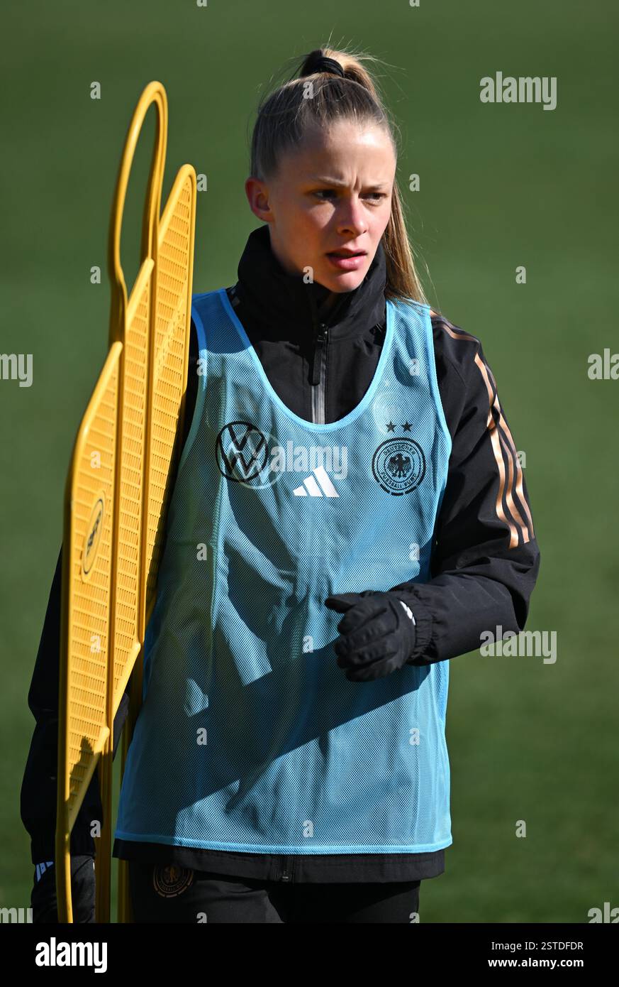 18 February 2025, Hesse, Frankfurt/Main: National player Vivien ...