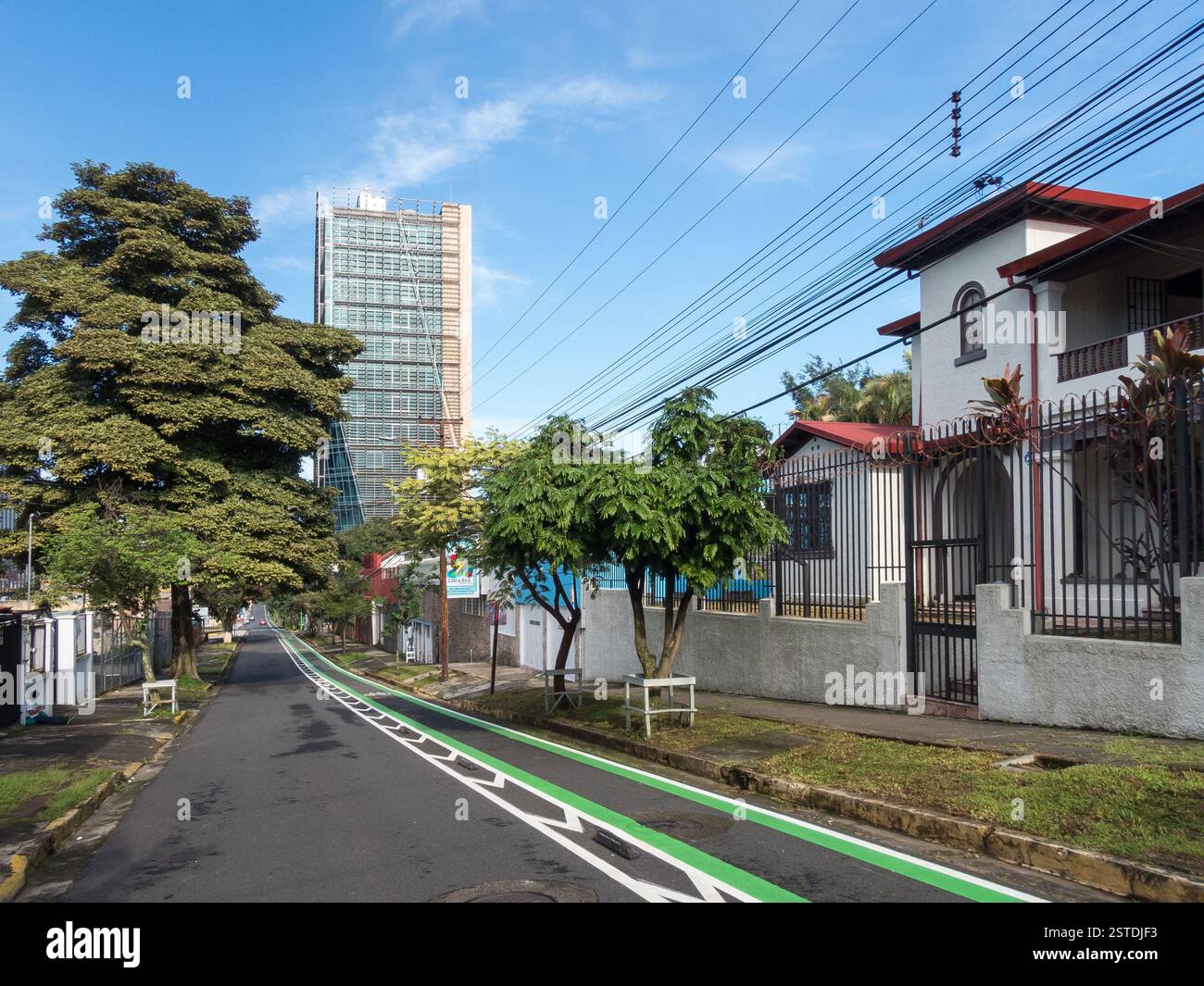 Old mansions and modern skyscrapers in the California neighborhood in ...