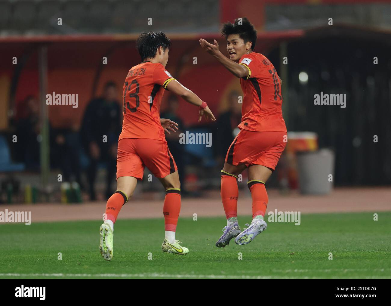 Shenzhen, China's Guangdong Province. 18th Feb, 2025. Kuai Jiwen (R) of ...
