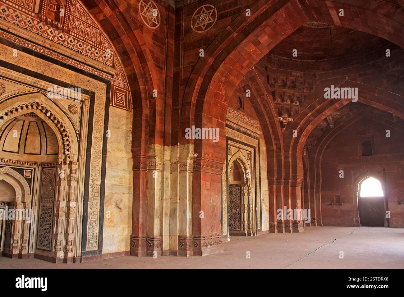 Indian mosque interior hi-res stock photography and images - Alamy