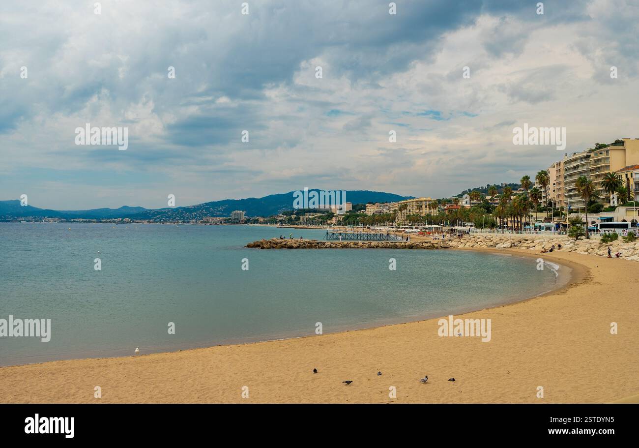 Famous beaches in cannes hi-res stock photography and images - Alamy