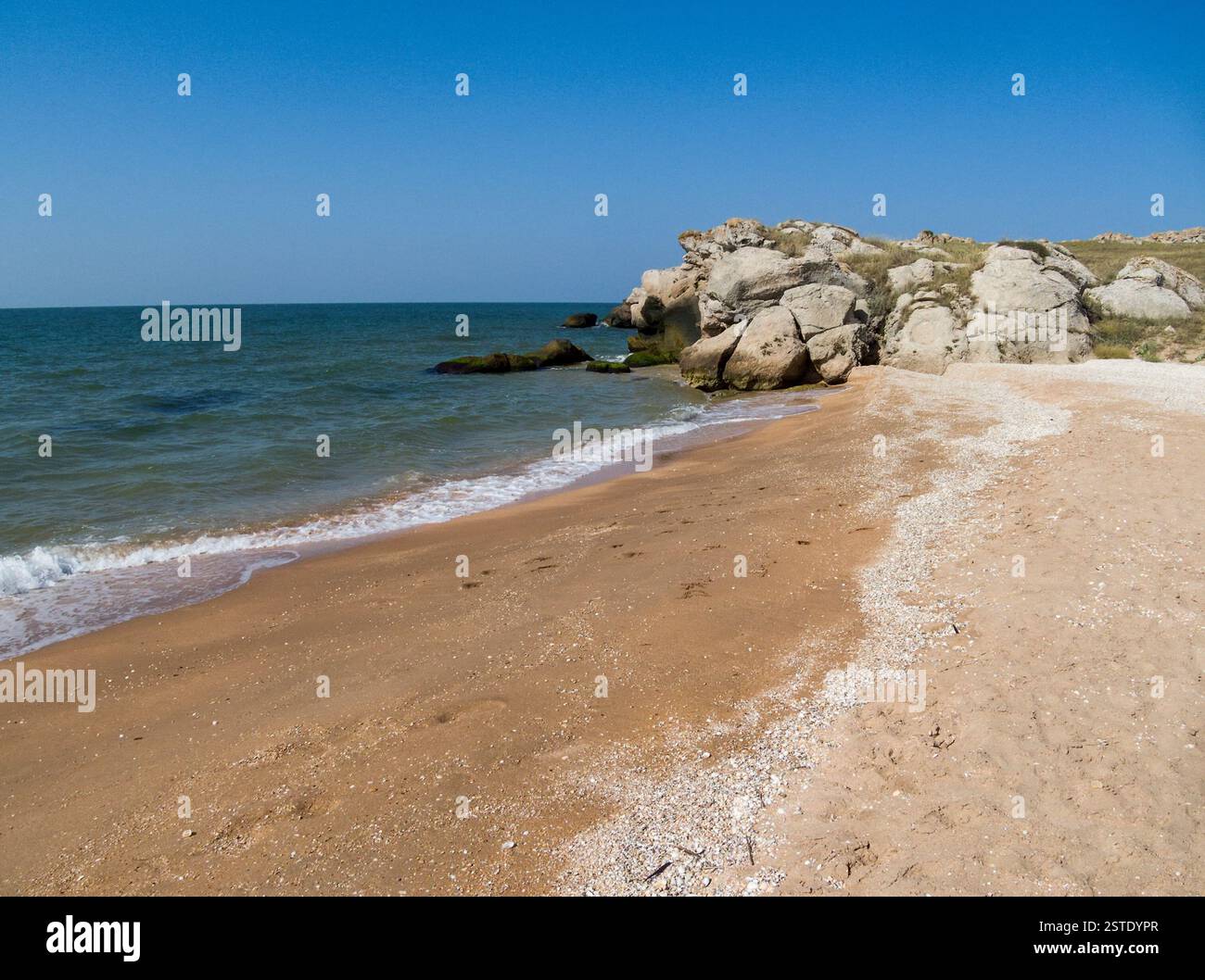 Cloud seashore hi-res stock photography and images - Alamy