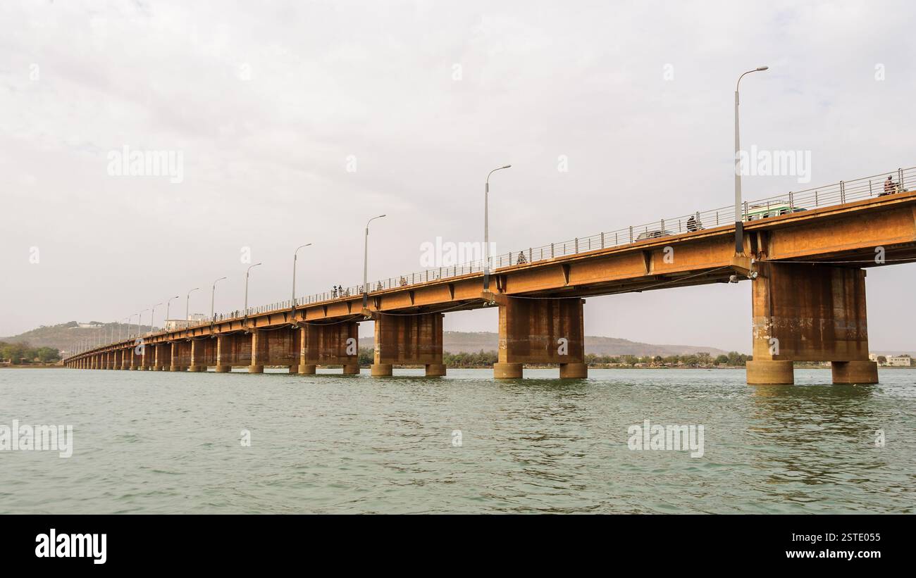 All martyrs bridge hi-res stock photography and images - Alamy