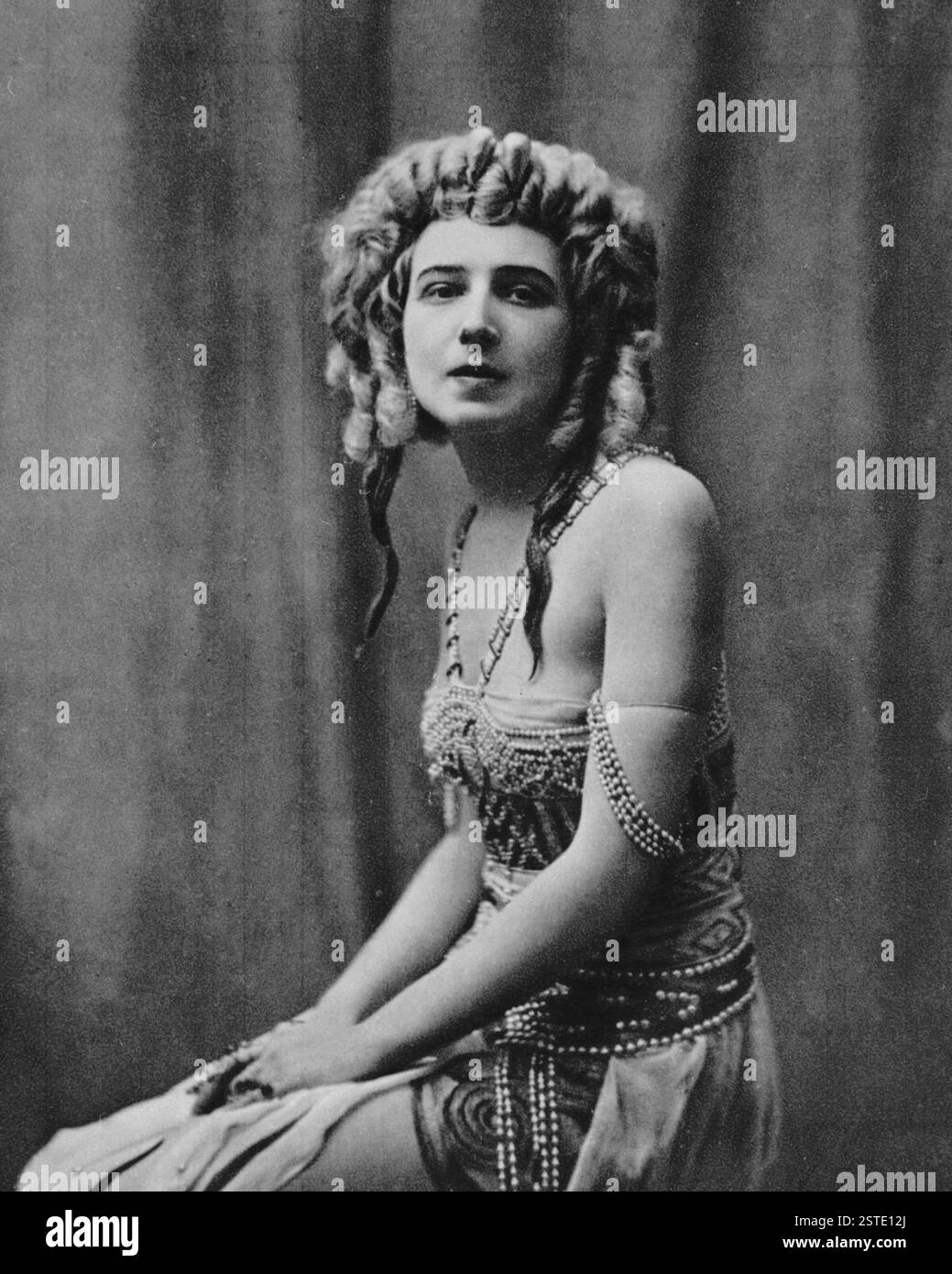 Russian dancer and actress Ida Rubinstein in Cleopatra, 1909 Stock ...