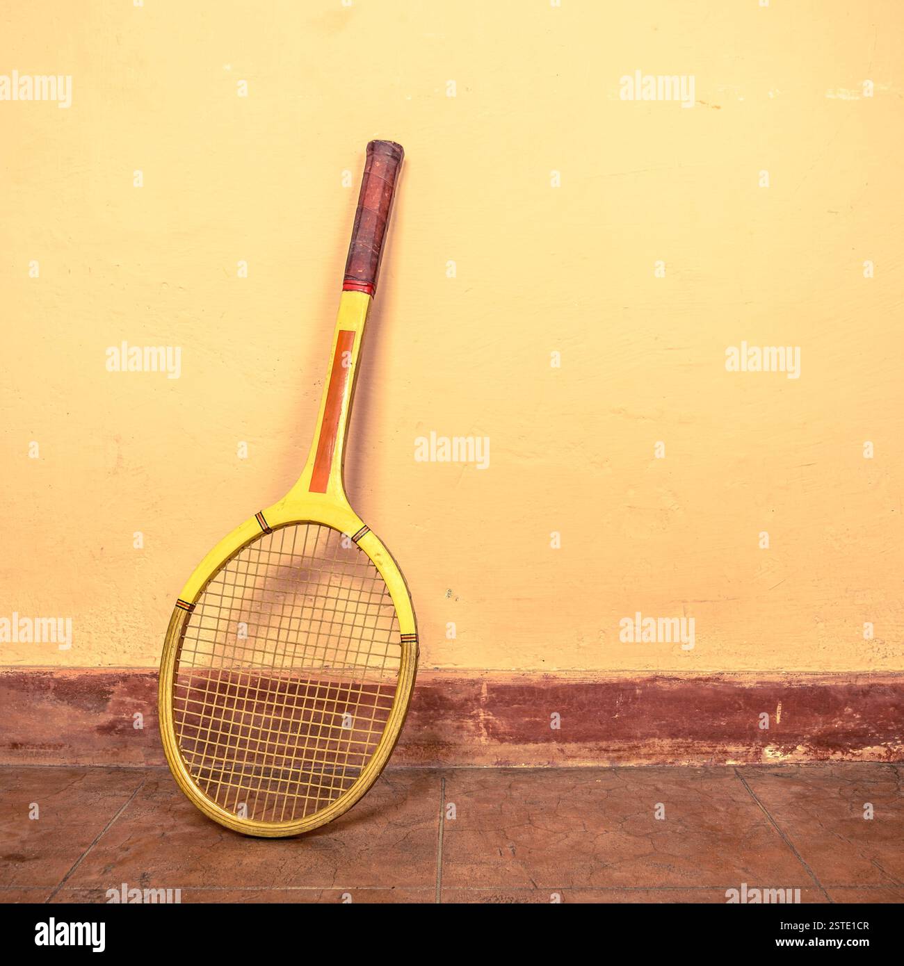 Vintage tennis racket Stock Photo - Alamy