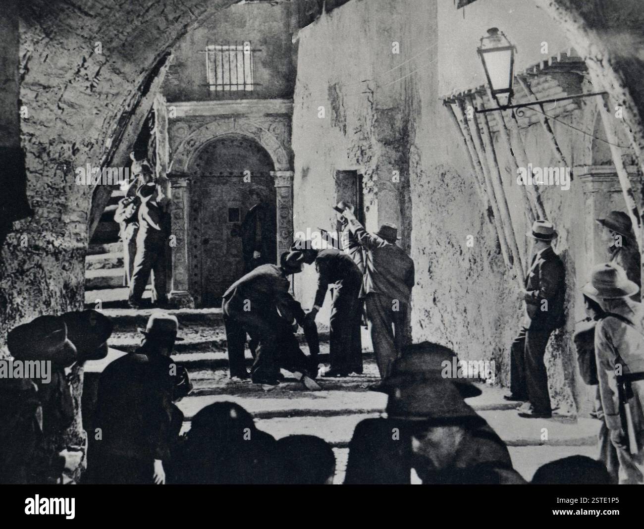 Scene from the French movie Pepe le Moko, France 1937 Stock Photo - Alamy
