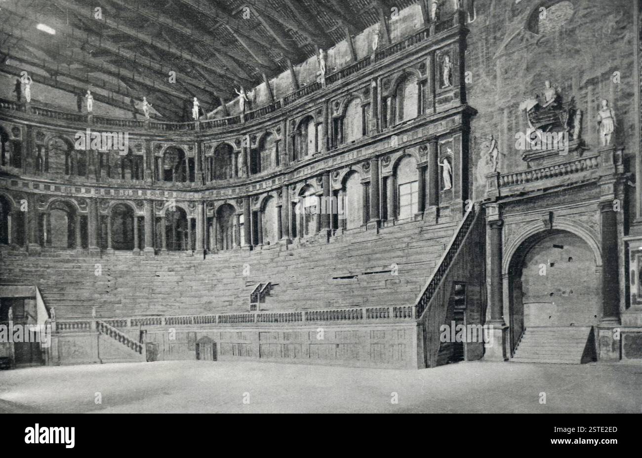 Rome 1920s theatre hi-res stock photography and images - Alamy