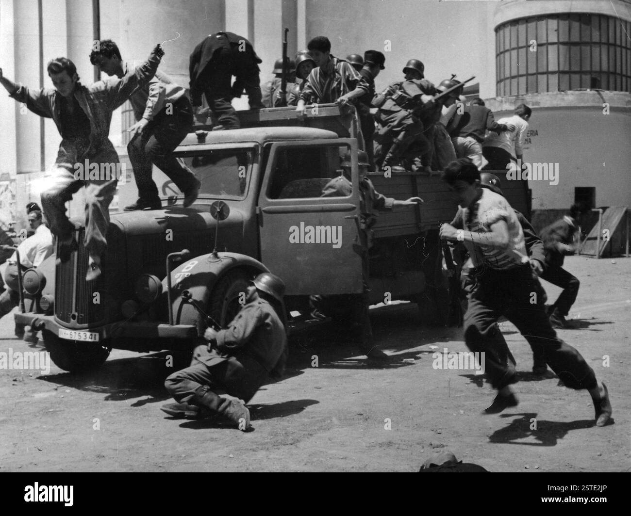 Scene from the Italian movie The Four Days of Naples (Le quattro ...