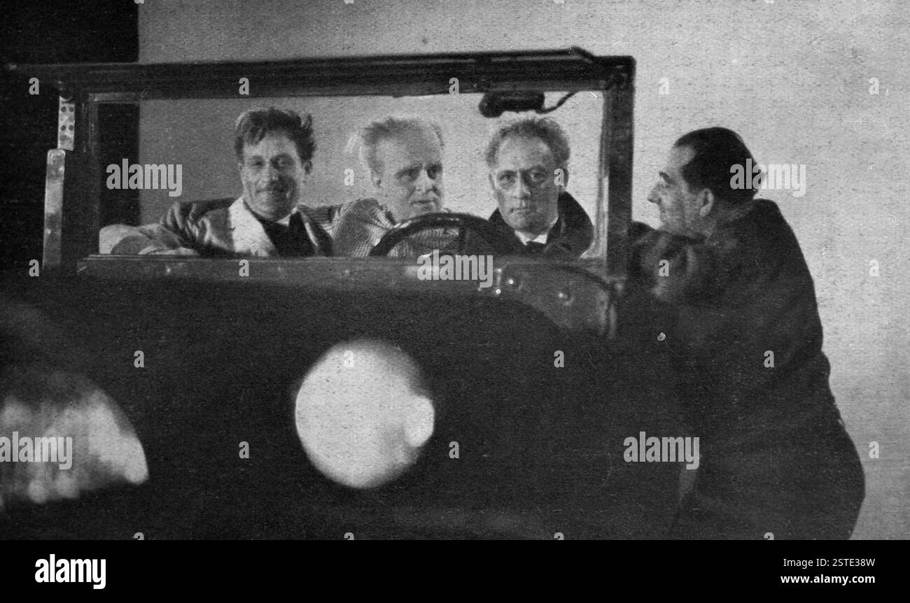 German movie director Fritz Lang with the actors of the film The ...