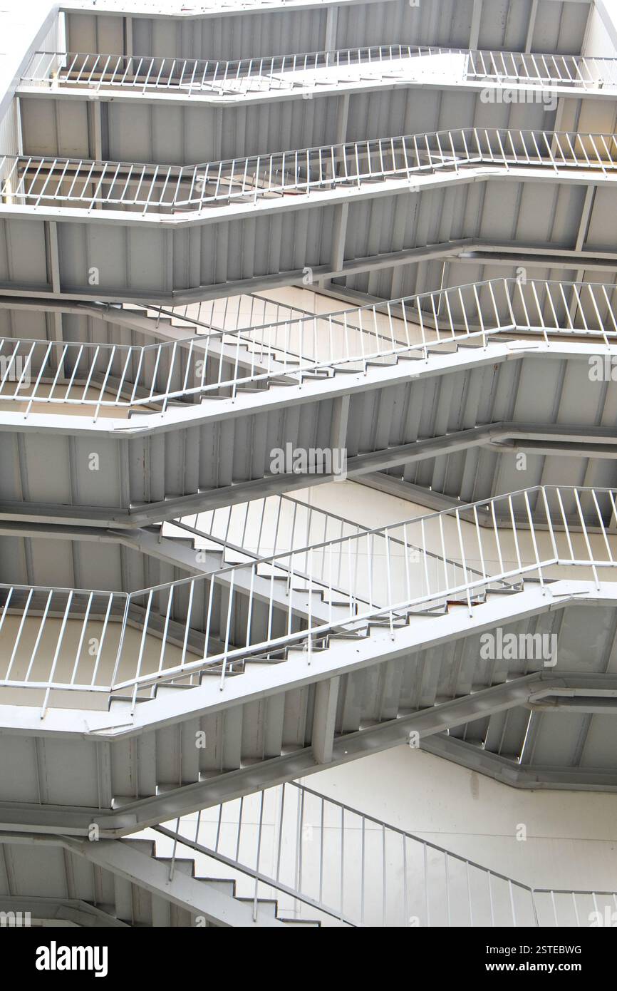 External fire escape staircase hi-res stock photography and images - Alamy