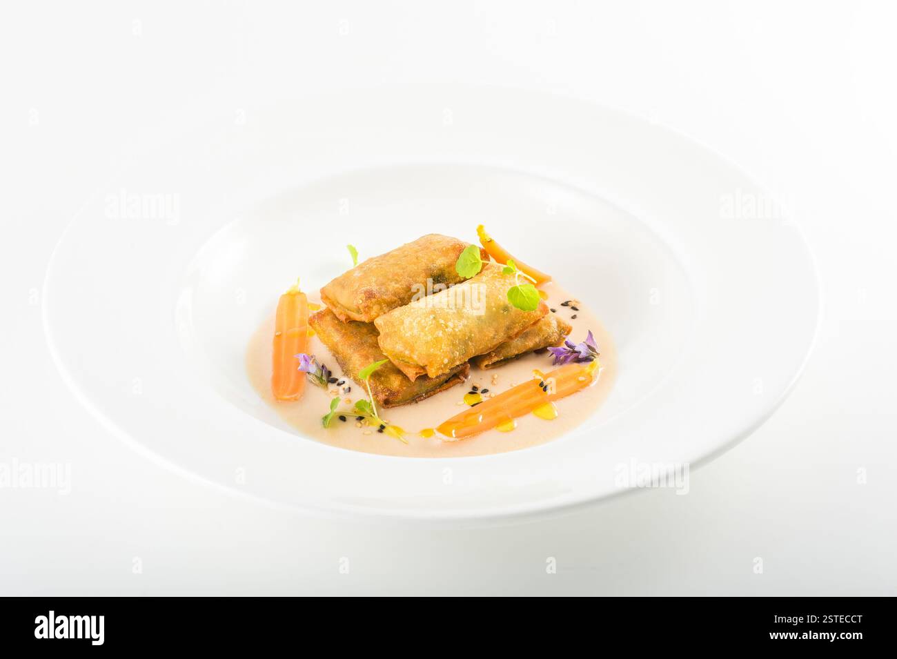 Citrus spring rolls hi-res stock photography and images - Alamy