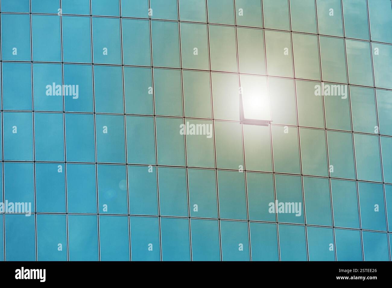 Solar flare on the window of an office building Stock Photo - Alamy
