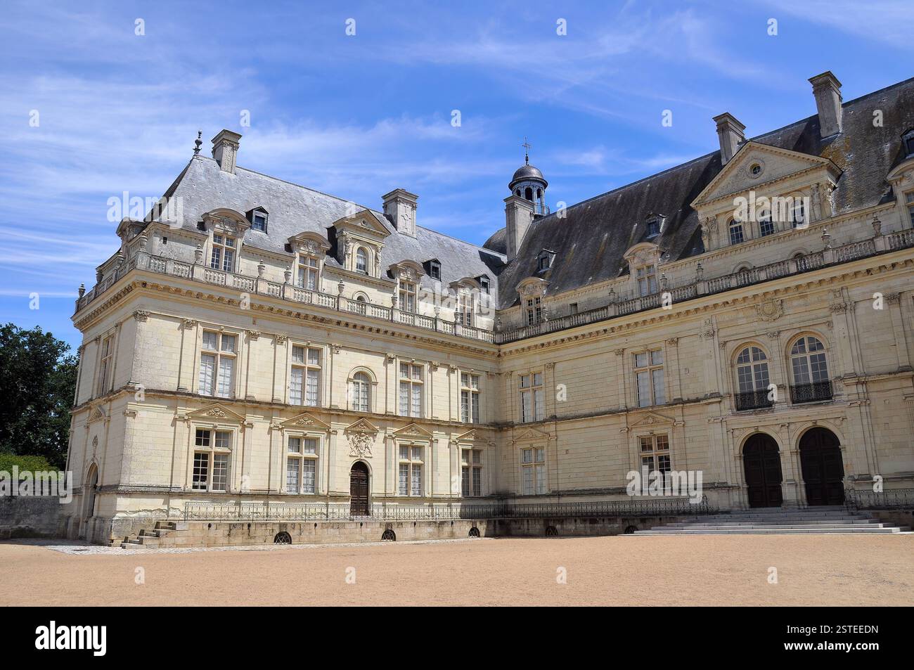 France serrant hi-res stock photography and images - Alamy