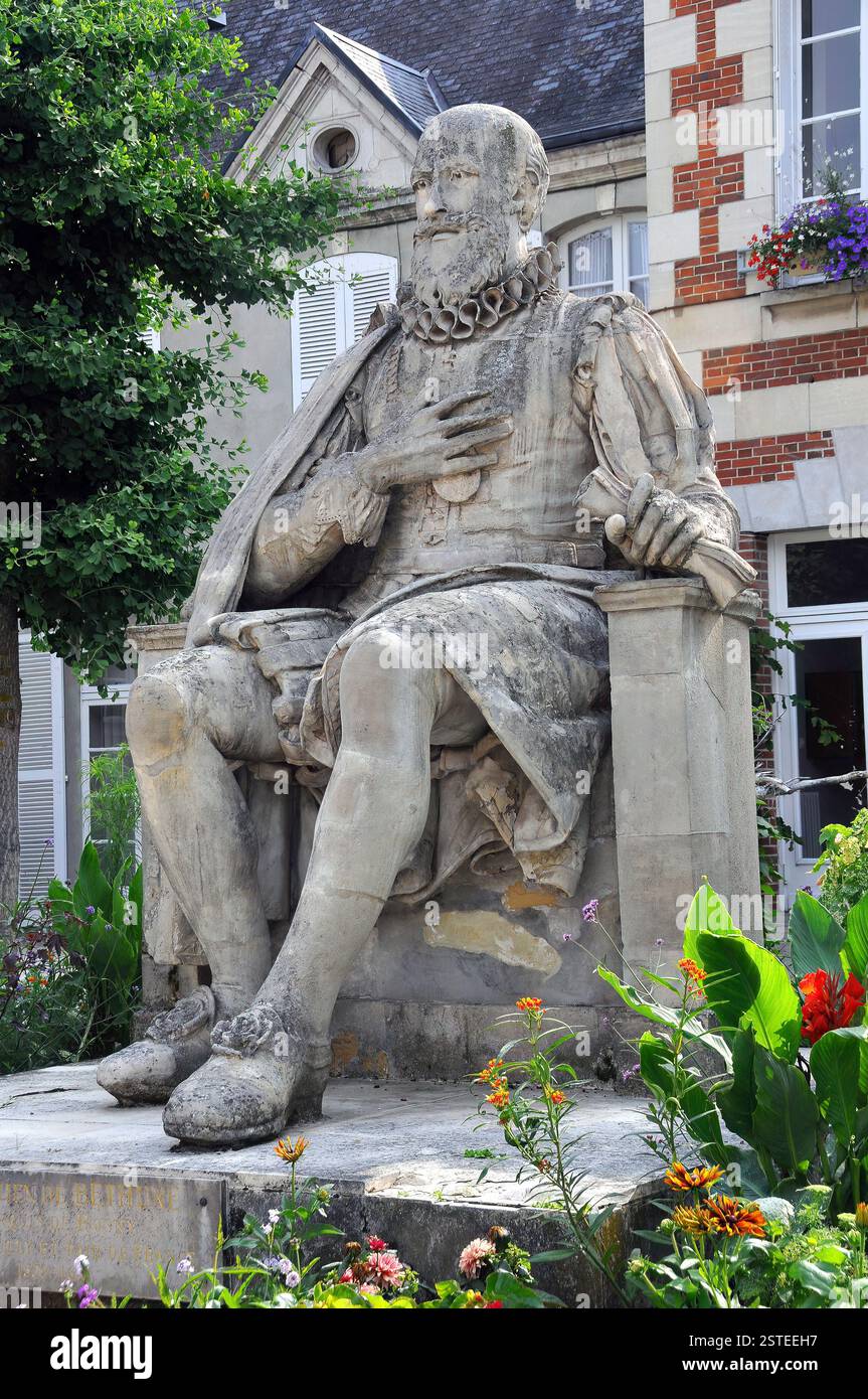 Maximilien de Bethune statue - Duke of Sully, Sully-sur-Loire, France ...