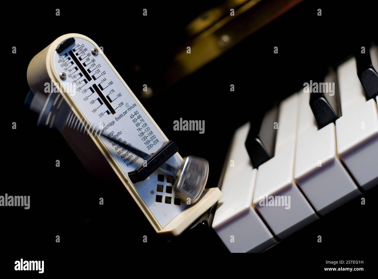 Metronome mark hi-res stock photography and images - Alamy