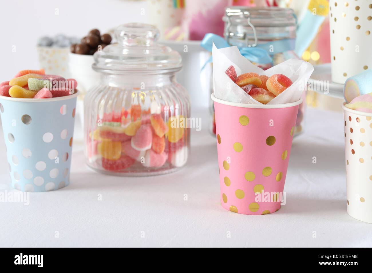 Candy bar table sweets candies hi-res stock photography and images - Alamy