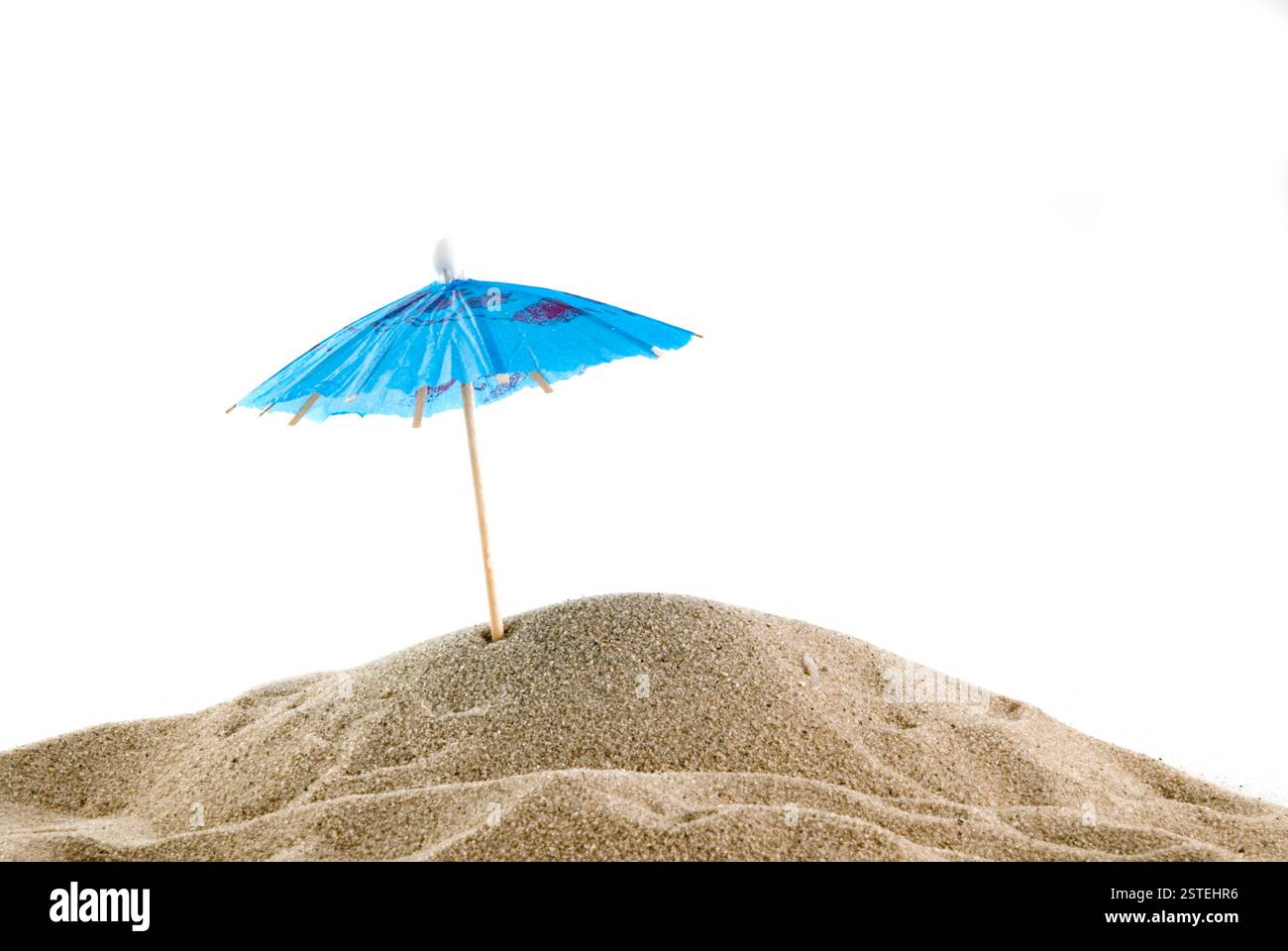 One blue parasol on the beach Stock Photo - Alamy