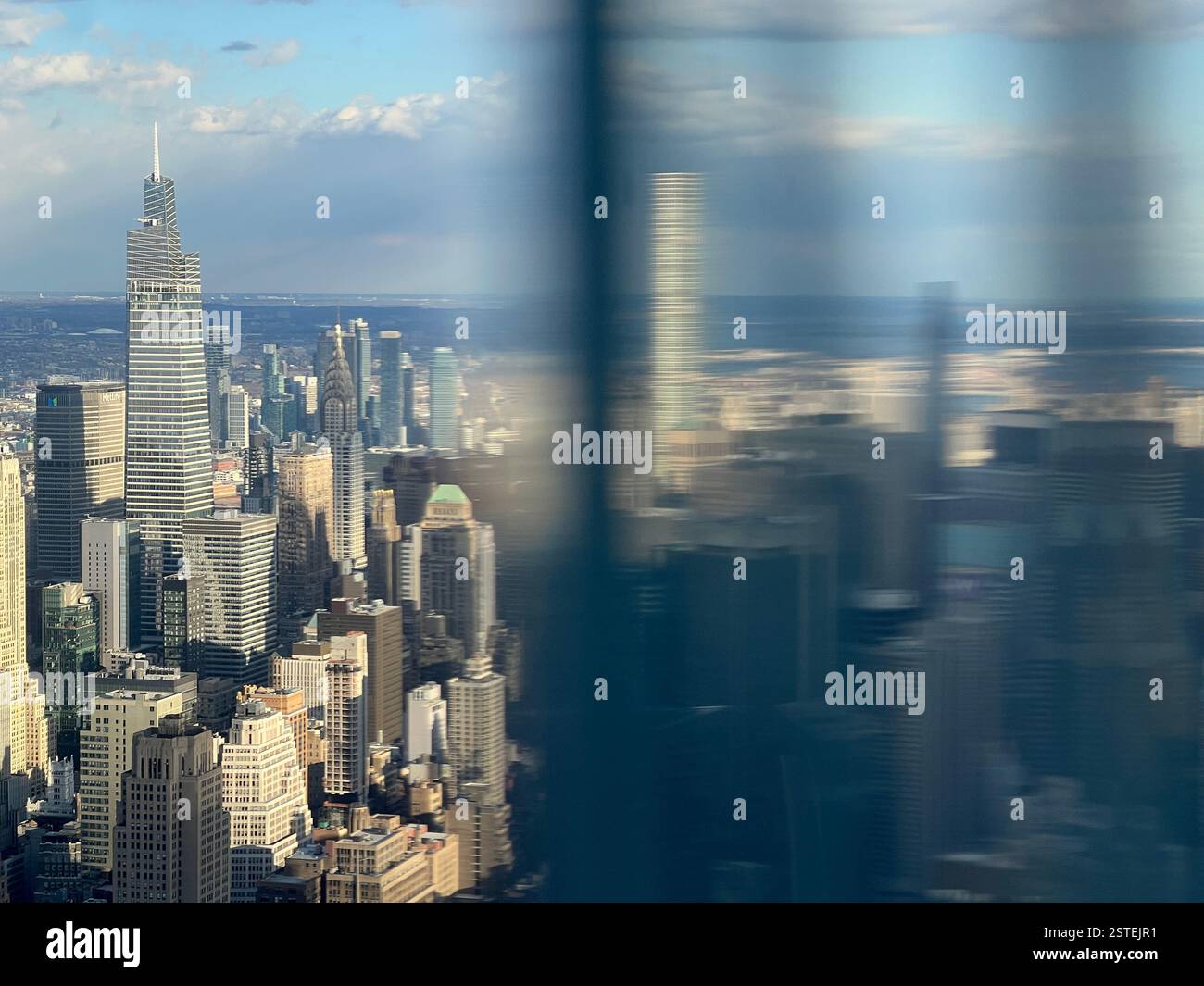 New York, USA. 18th Feb, 2025. View of Midtown Manhattan from "The Edge ...