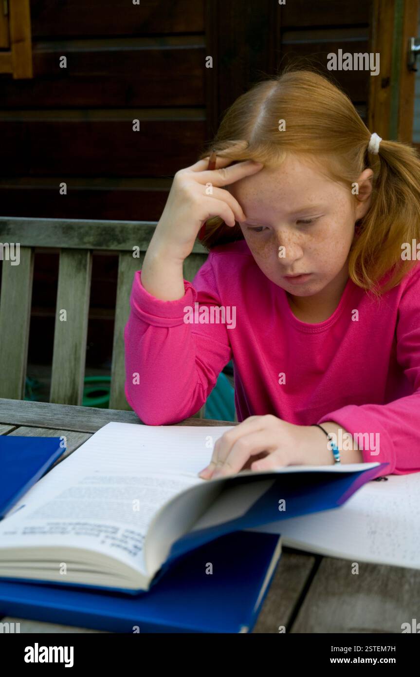 Making homework hi-res stock photography and images - Alamy