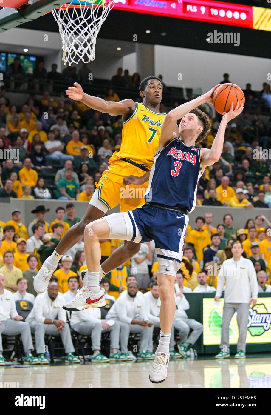 Waco, Texas, USA. 17th Feb, 2025. Arizona Wildcats guard Anthony Dell ...