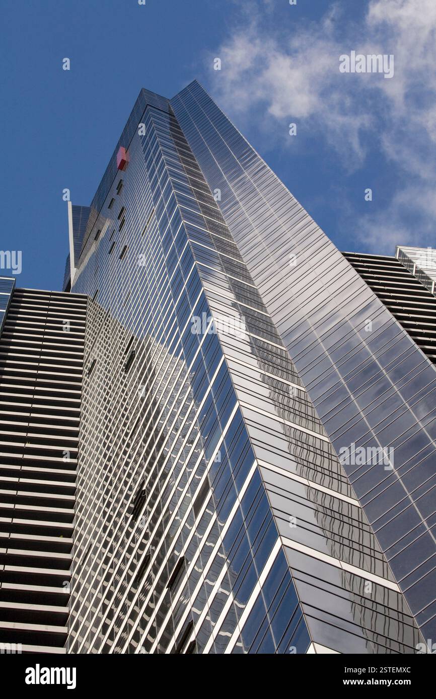 Interesting angle of office building hi-res stock photography and ...
