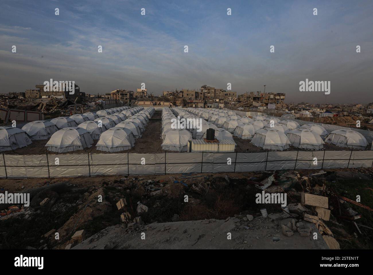 Newly erected tents are spread in Al-Zeitoun neighbourhood in Gaza City ...