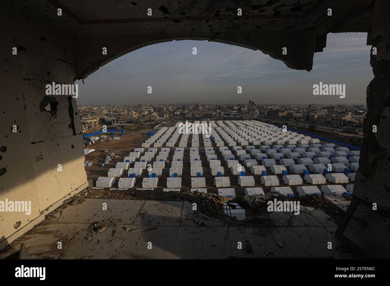 Newly erected tents are spread in Al-Zeitoun neighbourhood in Gaza City ...