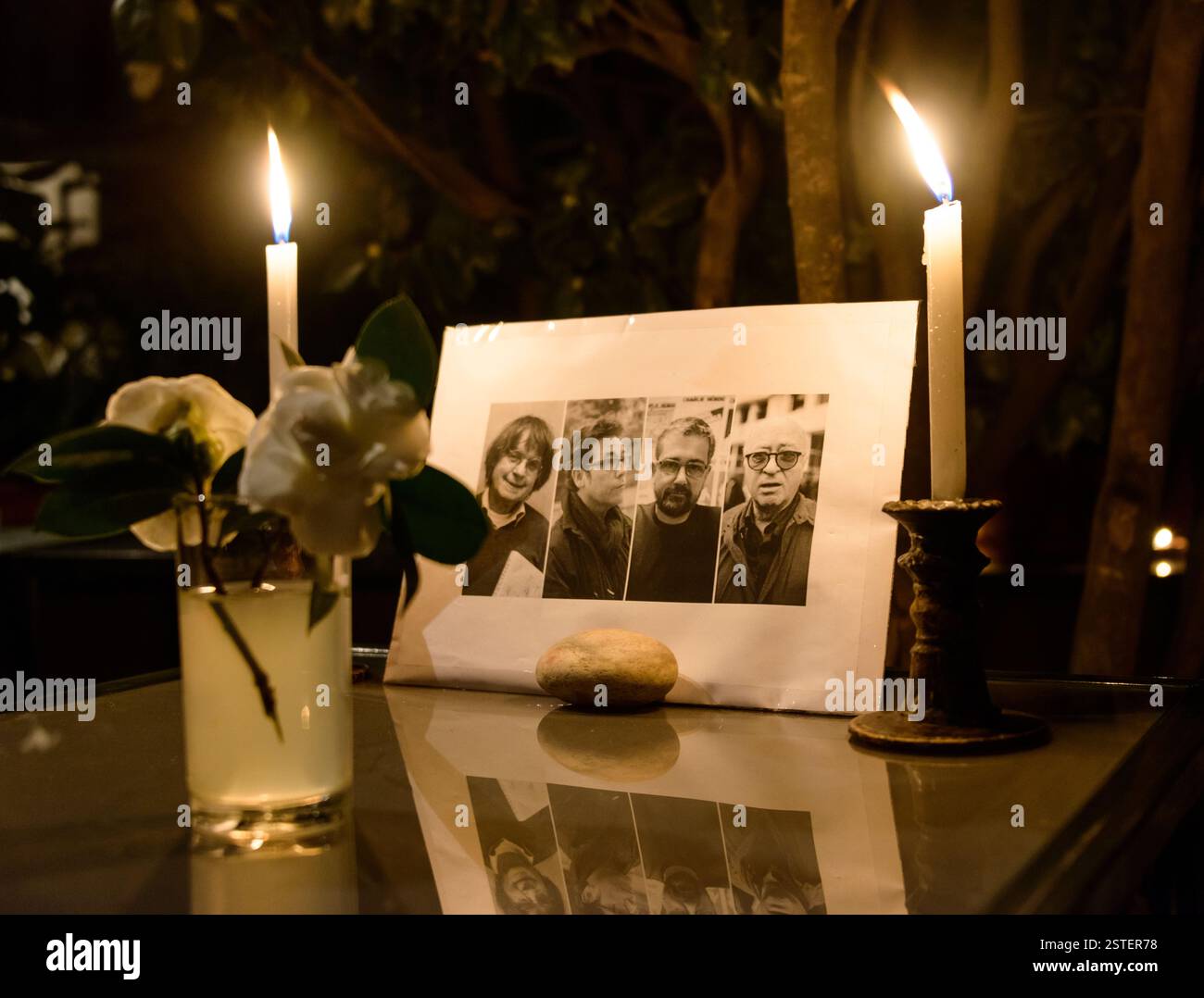 Candle light tribute victims hi-res stock photography and images - Alamy
