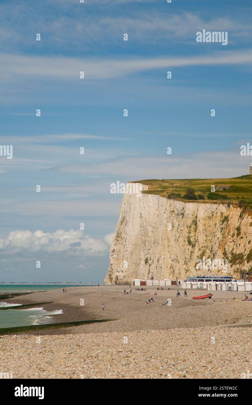 White chalk cliffs in normandy hi-res stock photography and images - Alamy