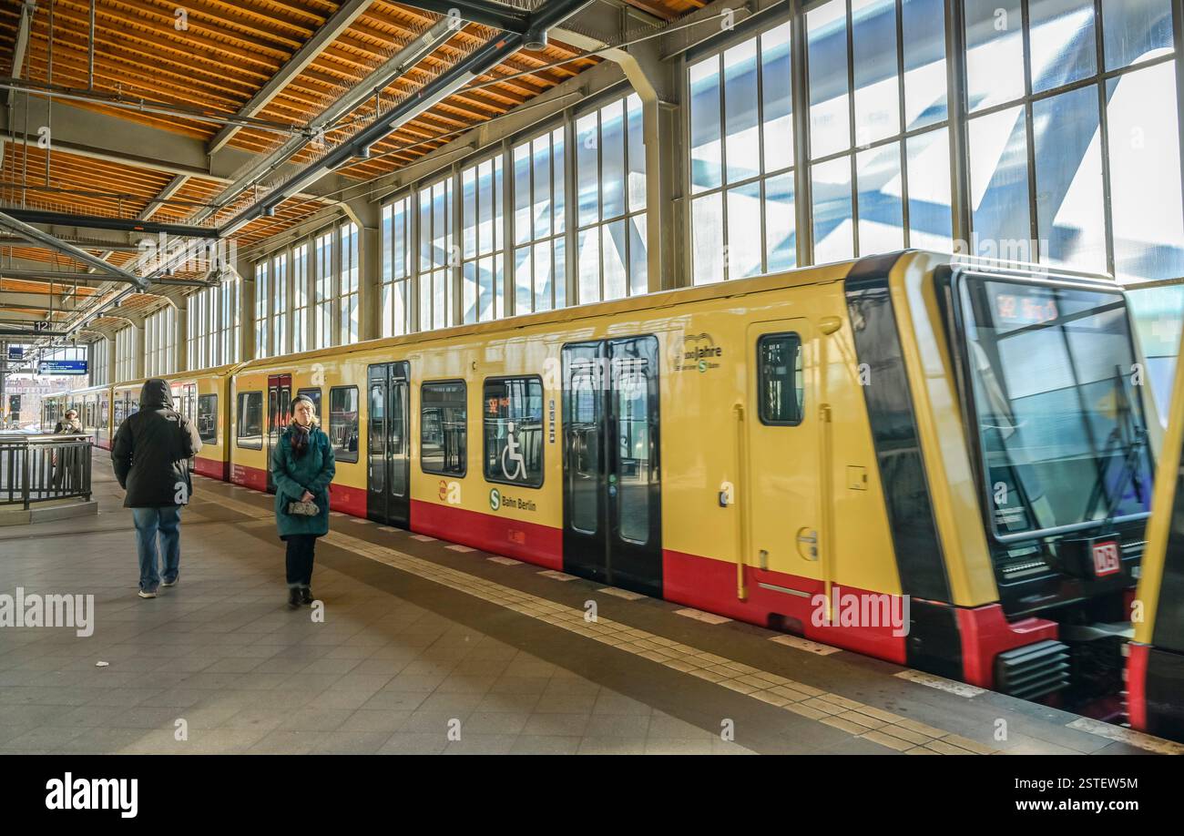 S-Bahn, Ringbahn, Bahnhof Schöneberg, Tempelhof-Schöneberg, Berlin ...