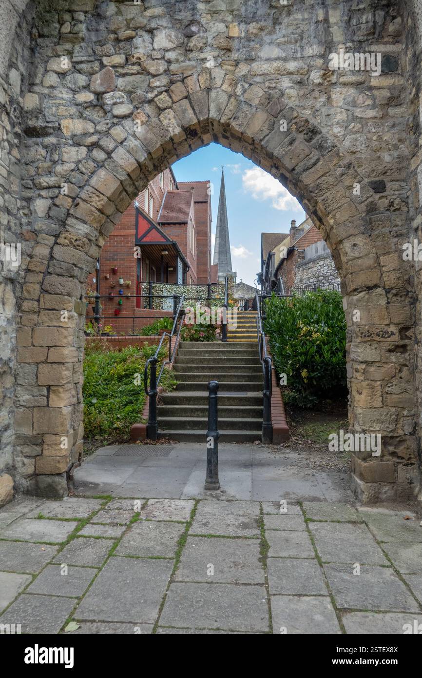 Vertical photo stone arch hi-res stock photography and images - Alamy