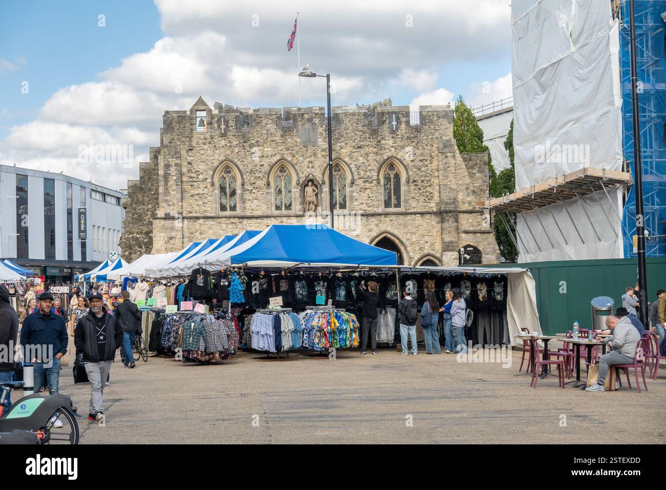 Shoppers At The Saturday Market On High Street Southampton Historic ...