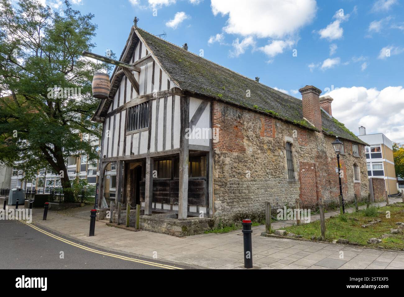 Medieval Merchants House Timber-framed Building Exterior French Street ...