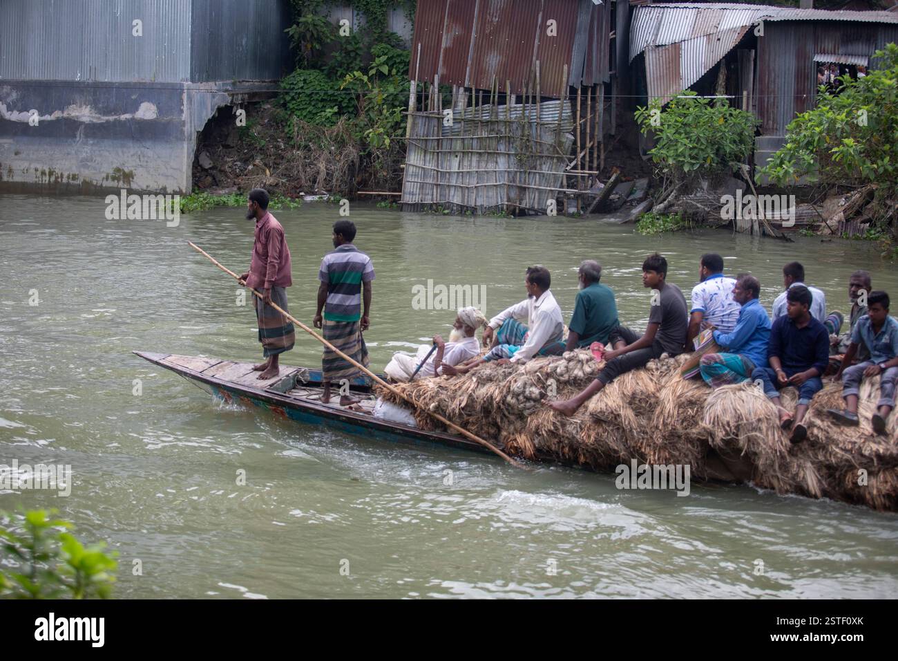 Boat jute market hi-res stock photography and images - Alamy