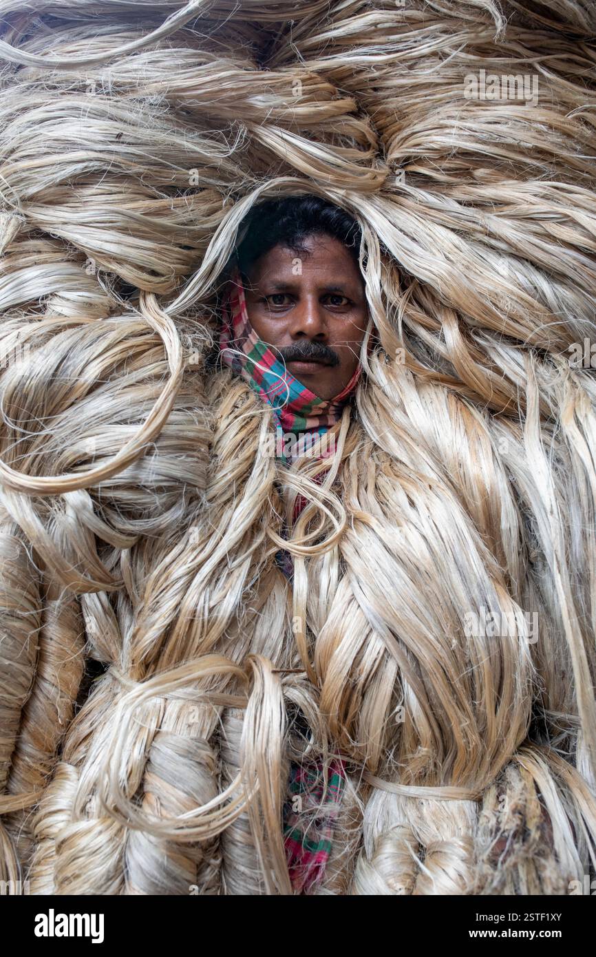 Jute bundles hi-res stock photography and images - Alamy