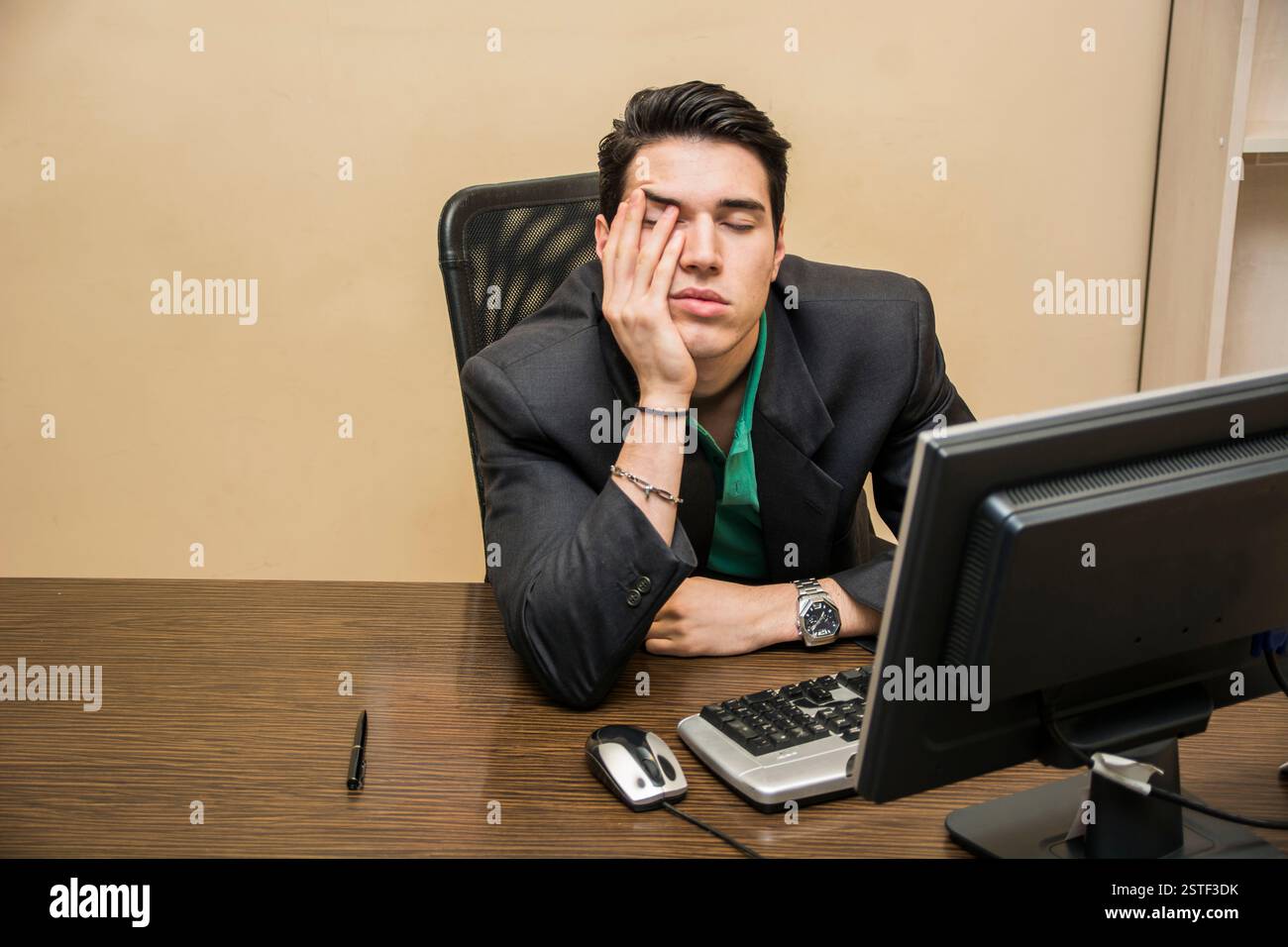 Taking break tired employee hi-res stock photography and images - Alamy
