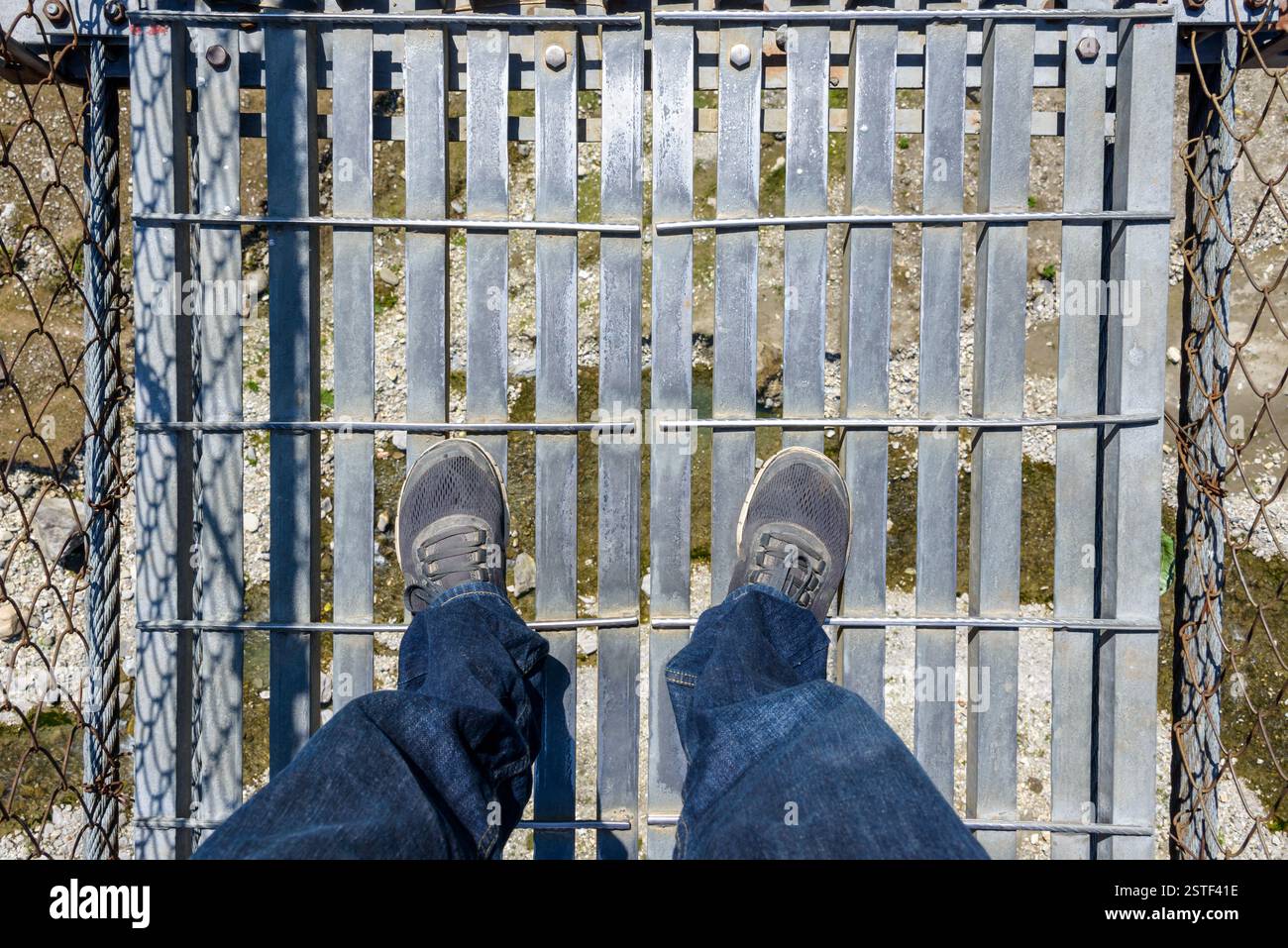 Bridge looking down vertigo hi-res stock photography and images - Alamy