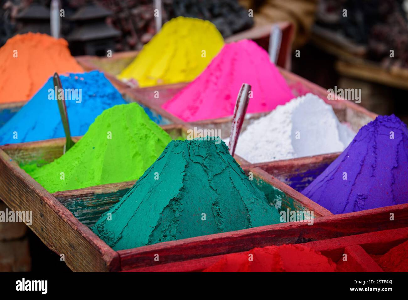 Orange powders hi-res stock photography and images - Alamy