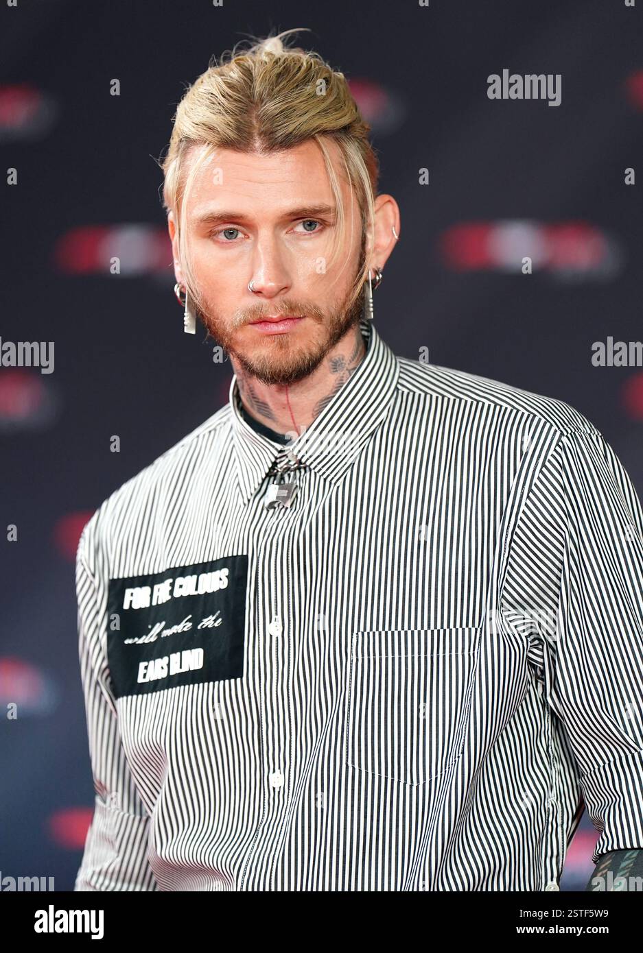 Machine Gun Kelly arrives on the Red Carpet ahead of the F1 75 Live ...