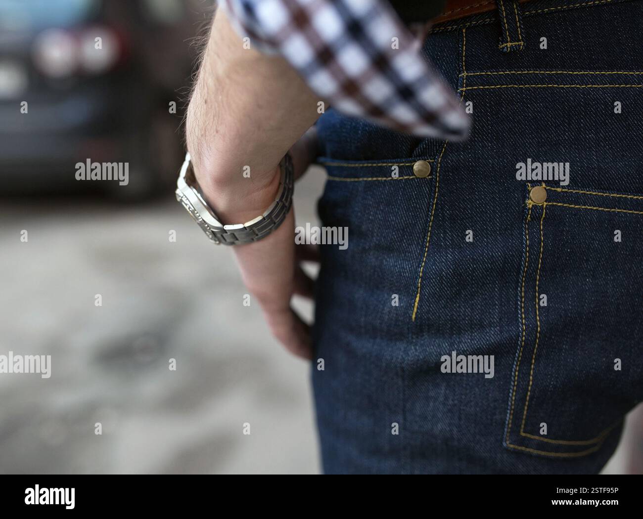 Man, posing, watch hi-res stock photography and images - Alamy