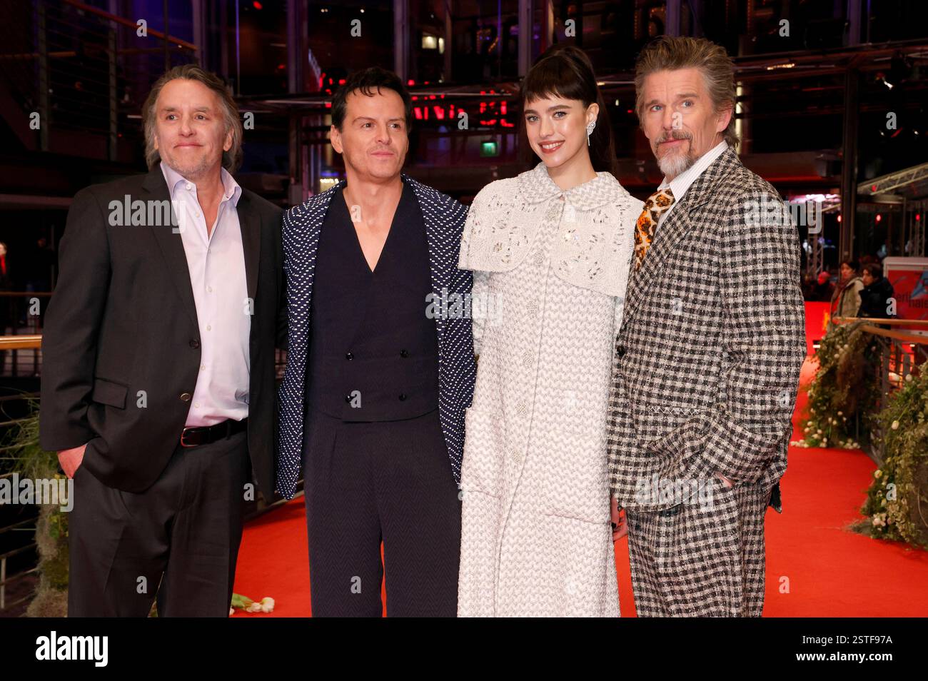 Richard Linklater, Andrew Scott, Margaret Qualley und Ethan Hawke bei ...