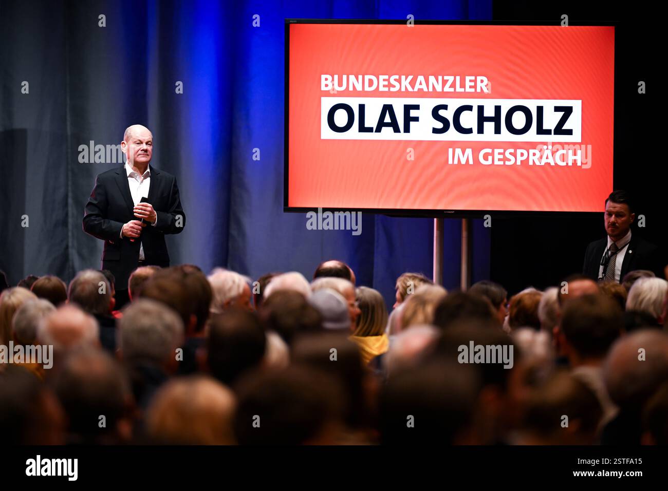 Oldenburg, Germany. 18th Feb, 2025. Federal Chancellor Olaf Scholz (SPD ...