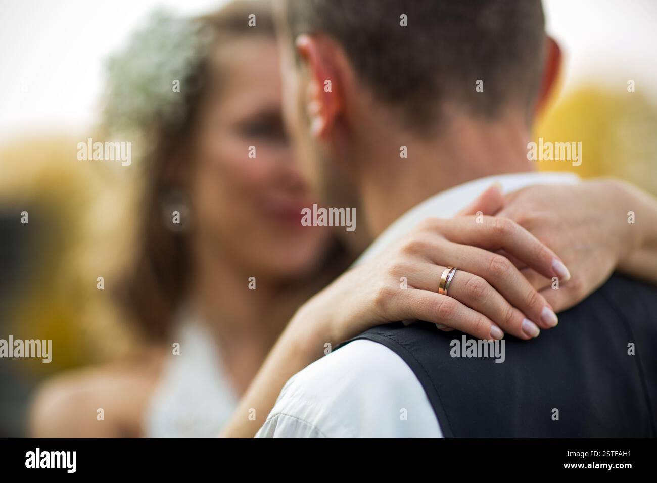 Lovely couple kissing outdoors hi-res stock photography and images - Alamy