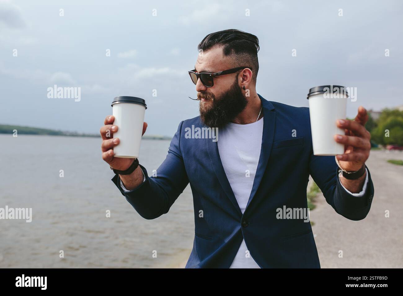 Well dressed man man hi-res stock photography and images - Alamy