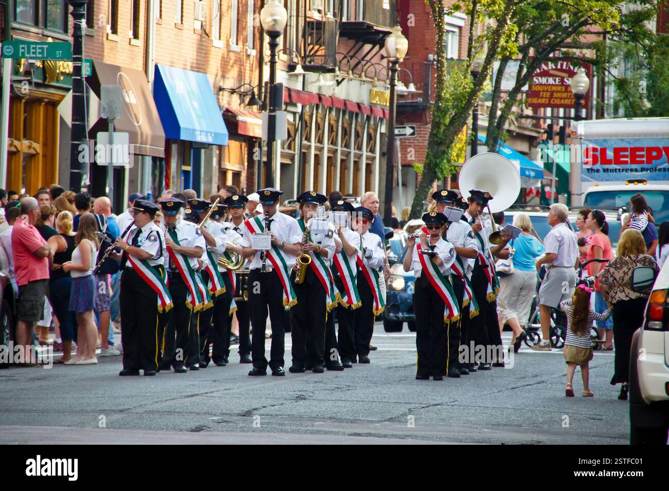 Community single word set hi-res stock photography and images - Alamy