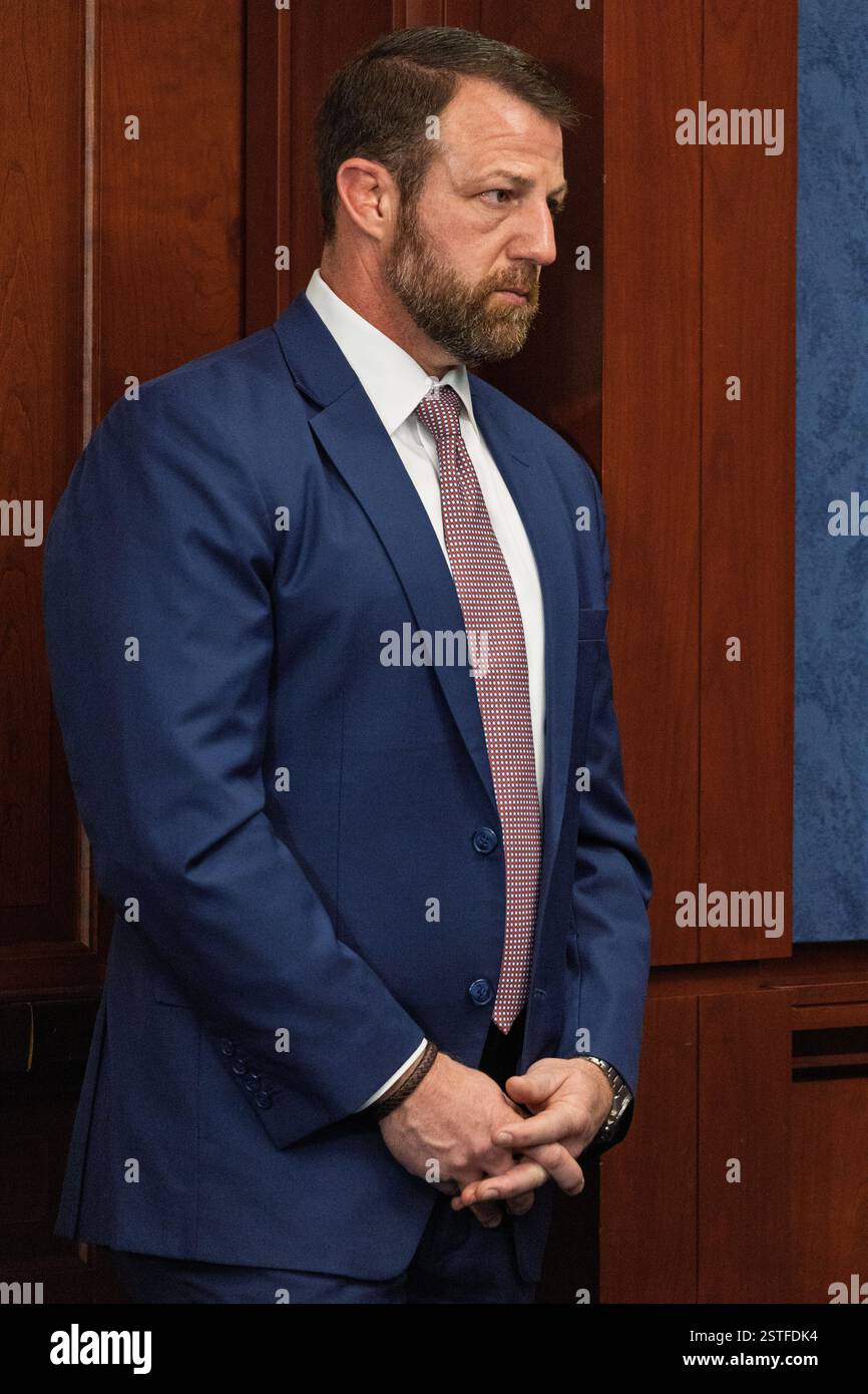 Senator markwayne mullin hi-res stock photography and images - Alamy