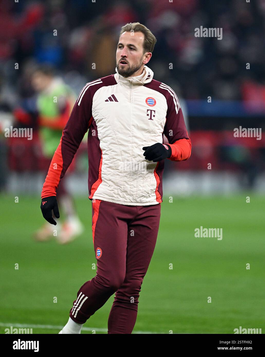 Munich, Germany. 18th Feb, 2025. Soccer: Champions League, Bayern ...