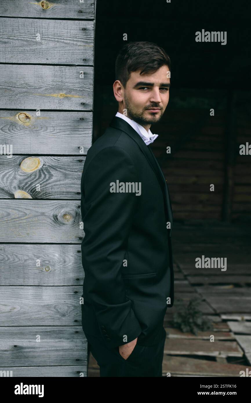Handsome groom hi-res stock photography and images - Alamy