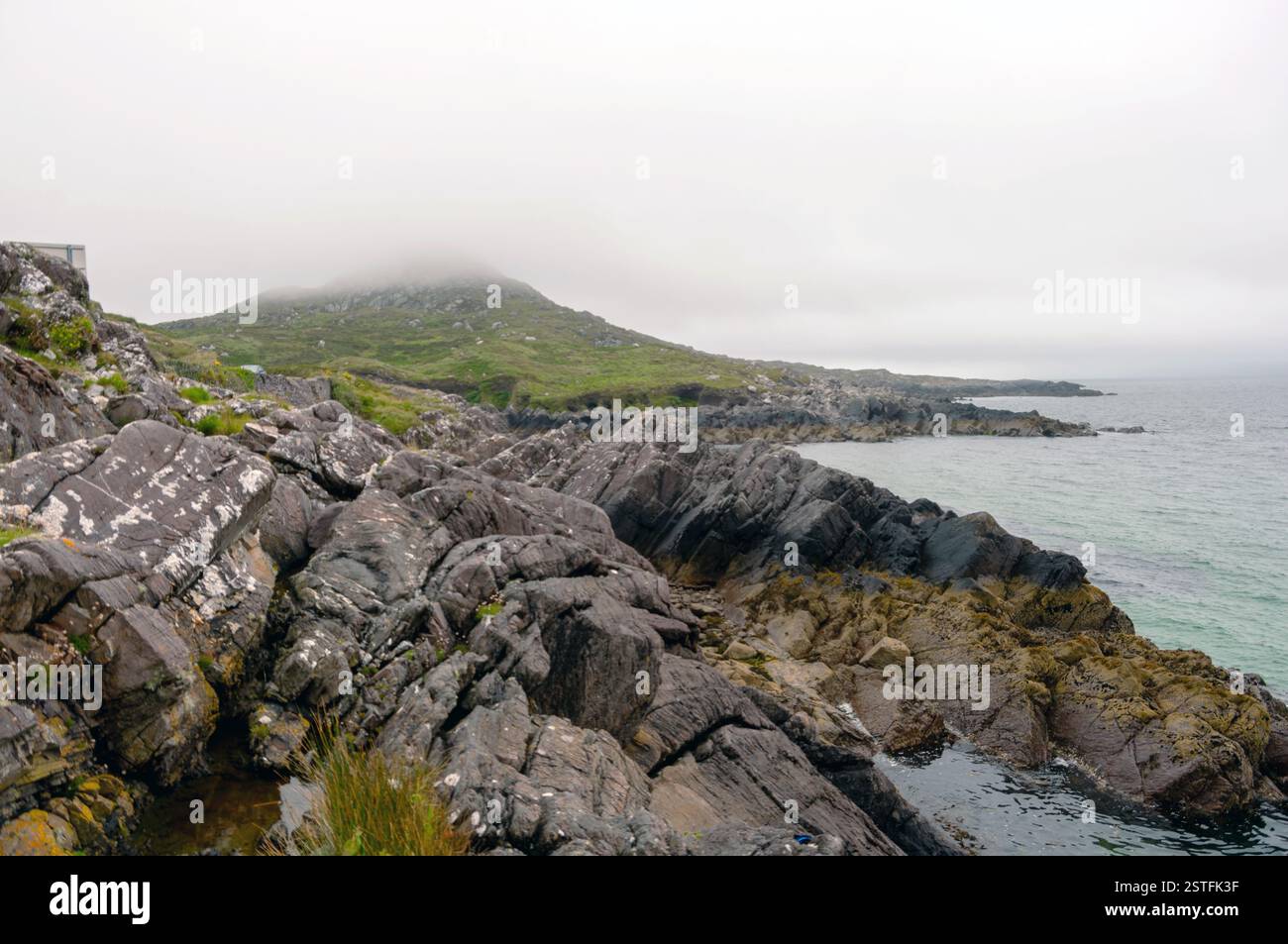 Foggy mountain landscape rocky hi-res stock photography and images - Alamy