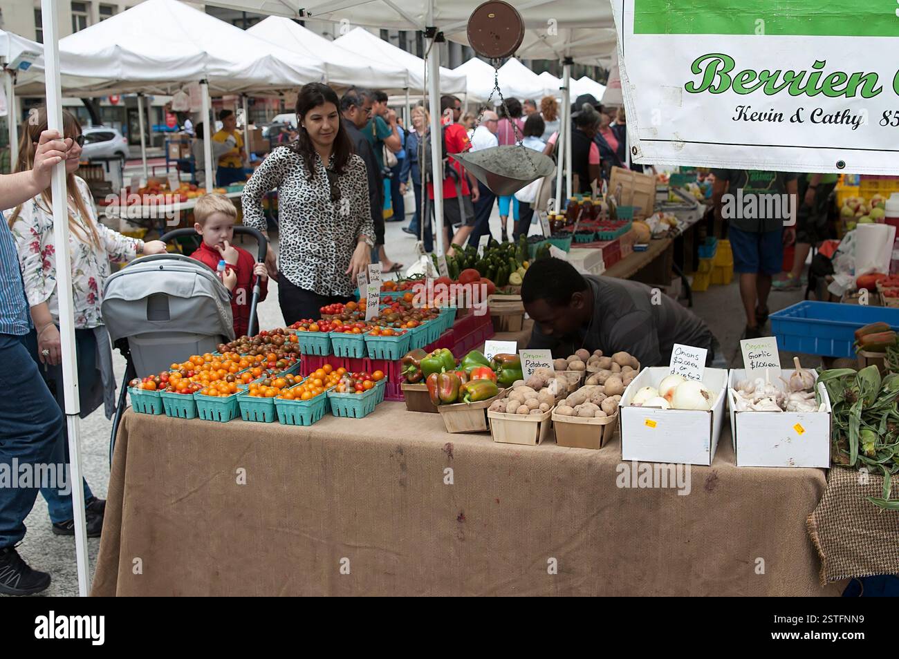 Chicago, Illinois, USA; Farmers market at Daley Plaza in Chicago's city ...